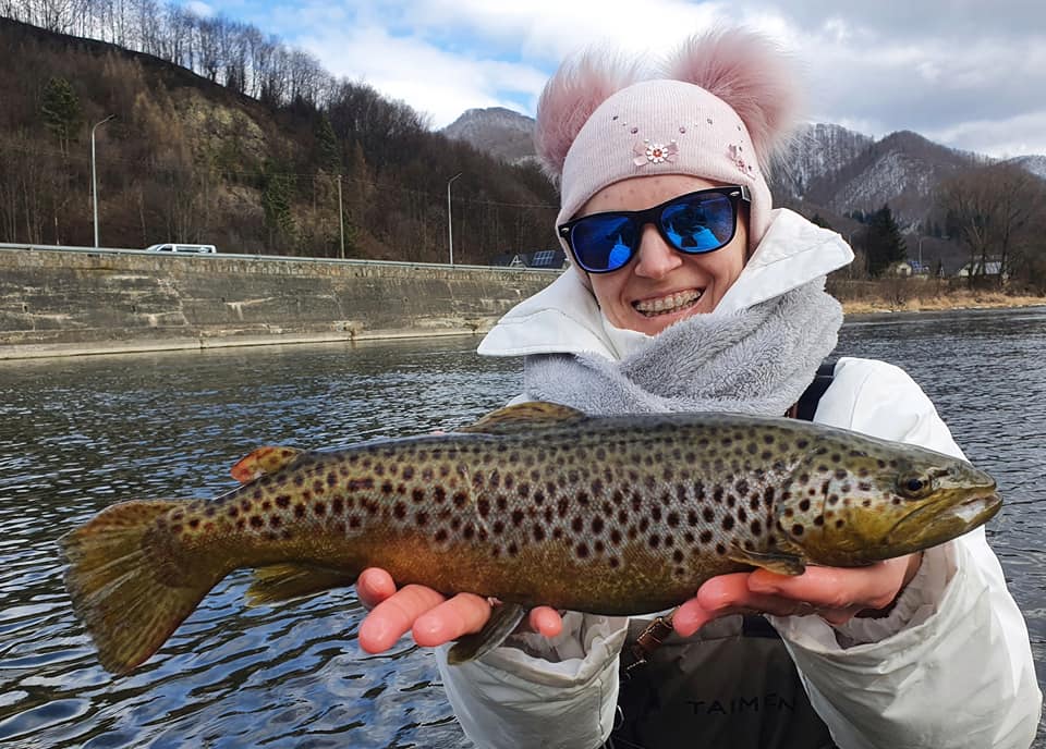 Marcowe pstrągi z Dunajca – Fly Fishing in Poland